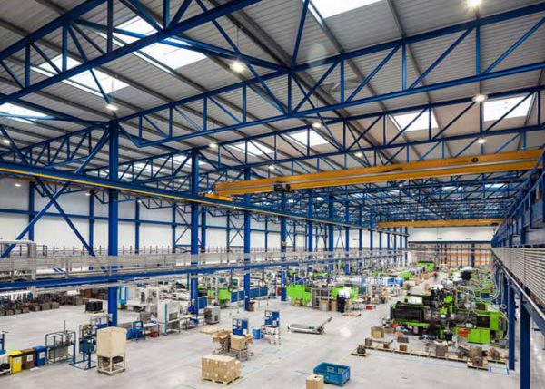 10.000m2 iluminados con tecnología LED en la planta de inyección de ...